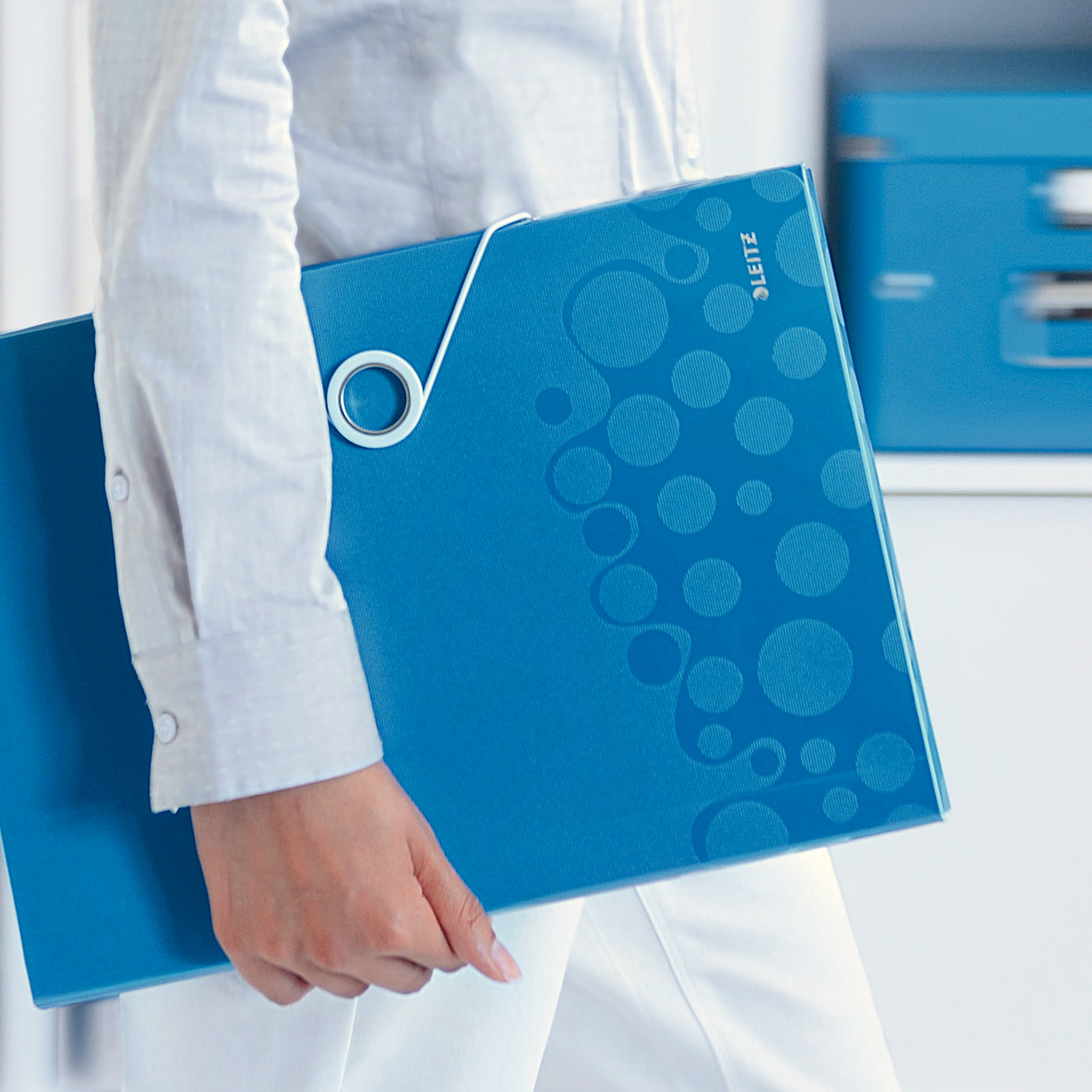 LEITZ Projektmappe WOW, DIN A4, 6 Fächer mit Taben, 4589-00-36